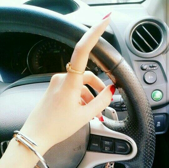 So beautiful and stylish girls hand dp for profile - Sari Info