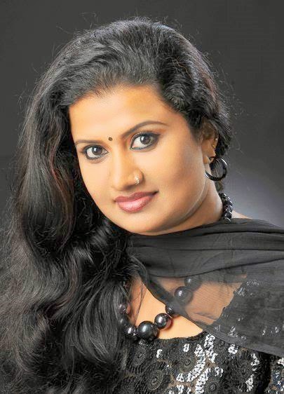 Mallu Serial Actress Devi Chandana Photos - Malayalam Actress Devi ...