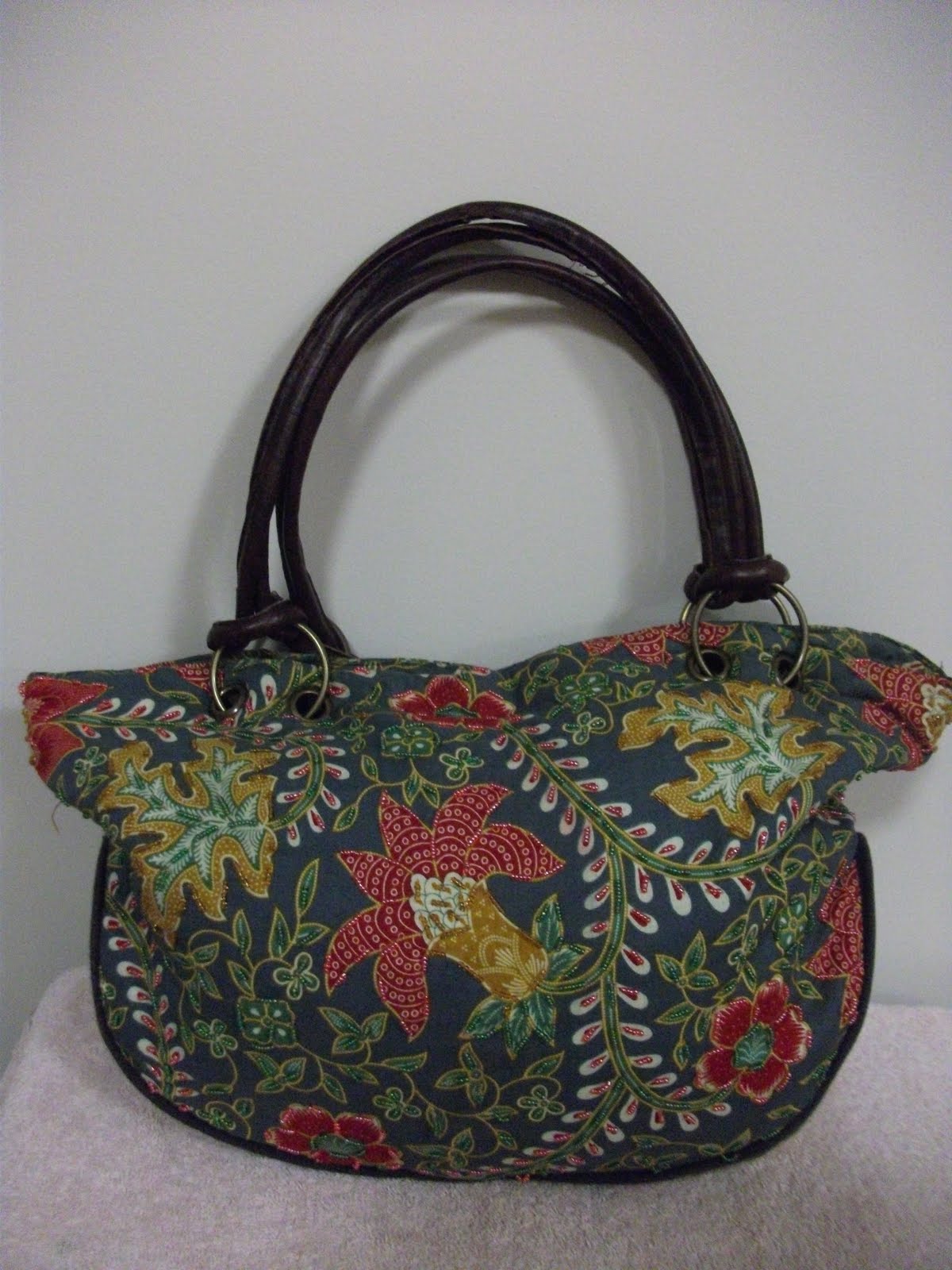 tata's shop: Indonesian Batik & Handbags