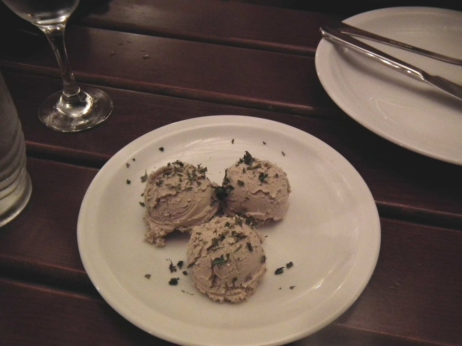 El banquete galo: Taverna Arsenal y Konoba Lokanda Peskarija.- Dubrovnik.