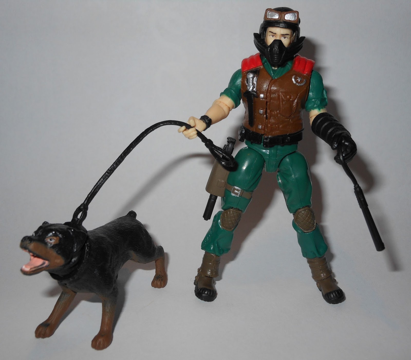 Figuras de Acción A Go-Gó: MUTT & JUNKYARD (K-9 OFFICER & ATTACK DOG ...