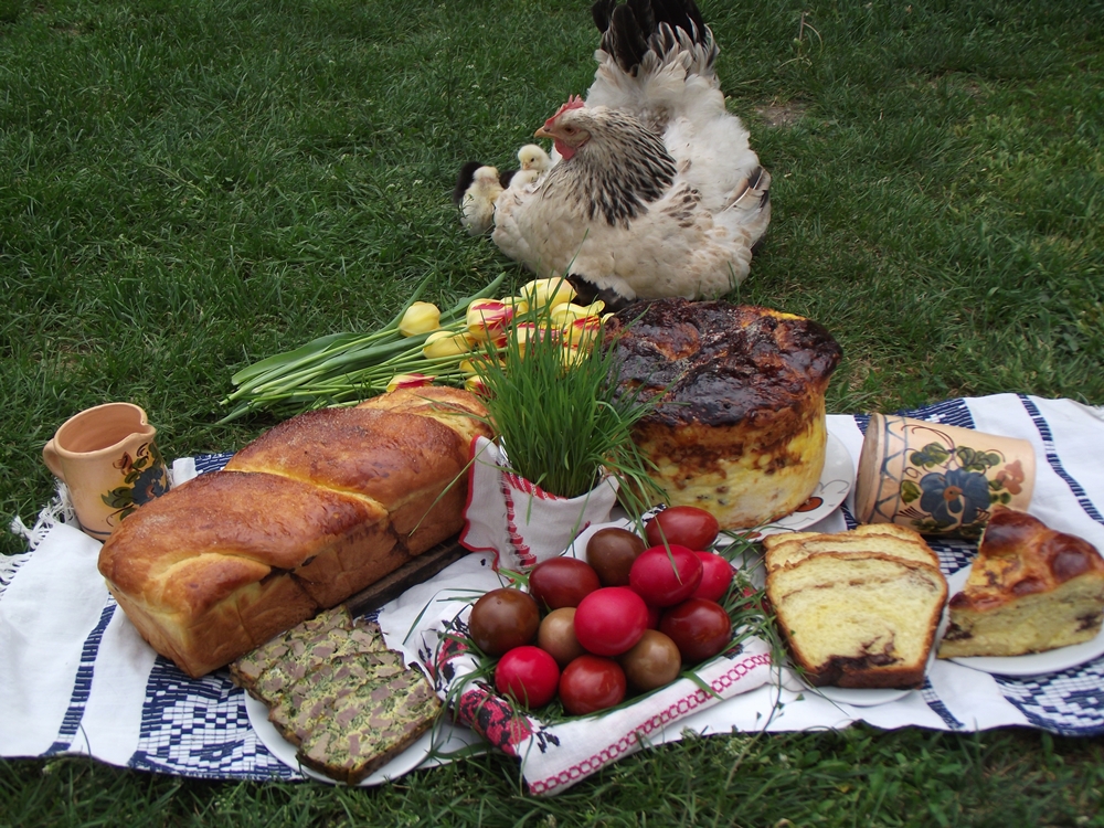 PASTE FERICIT SI LUMINAT! - CAIETUL CU RETETE