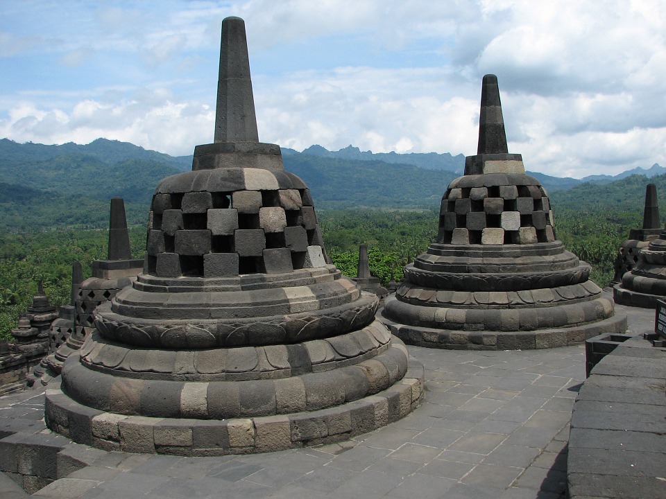 MENGENAL SIMBOL SIMBOL AGAMA BUDDHA