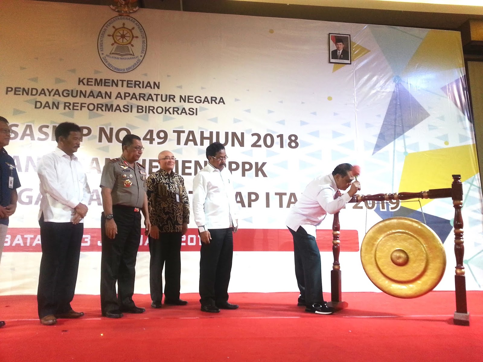 Menpan RB : Rekrut 150 Ribu PPPK dan 100 Ribu CPNS di Bulan Februari 2019