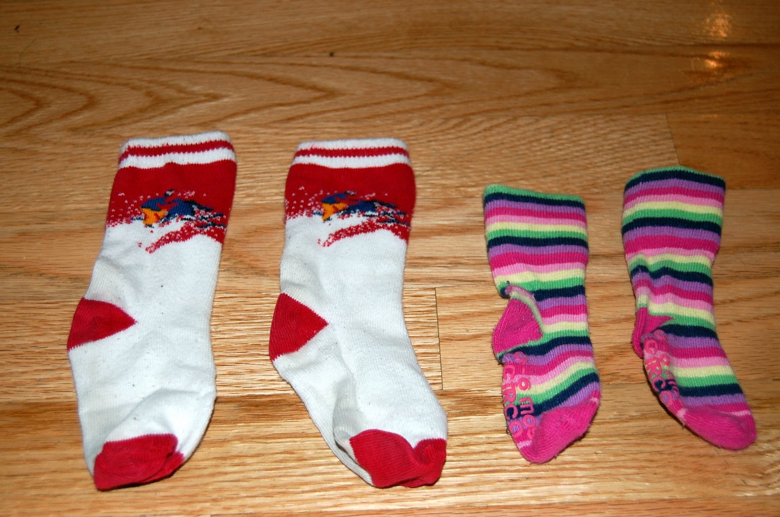 Beth Being Crafty: Upcycled socks into mittens!