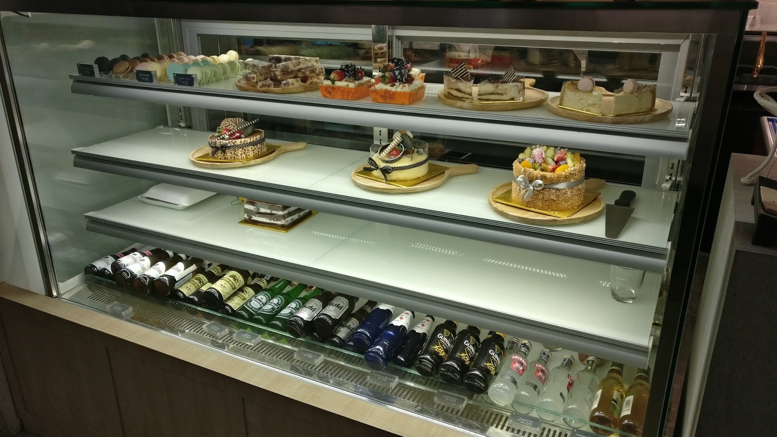 It's About Food!!: Lavish Fusion Bakery by Love A Loaf @ Victoria Street