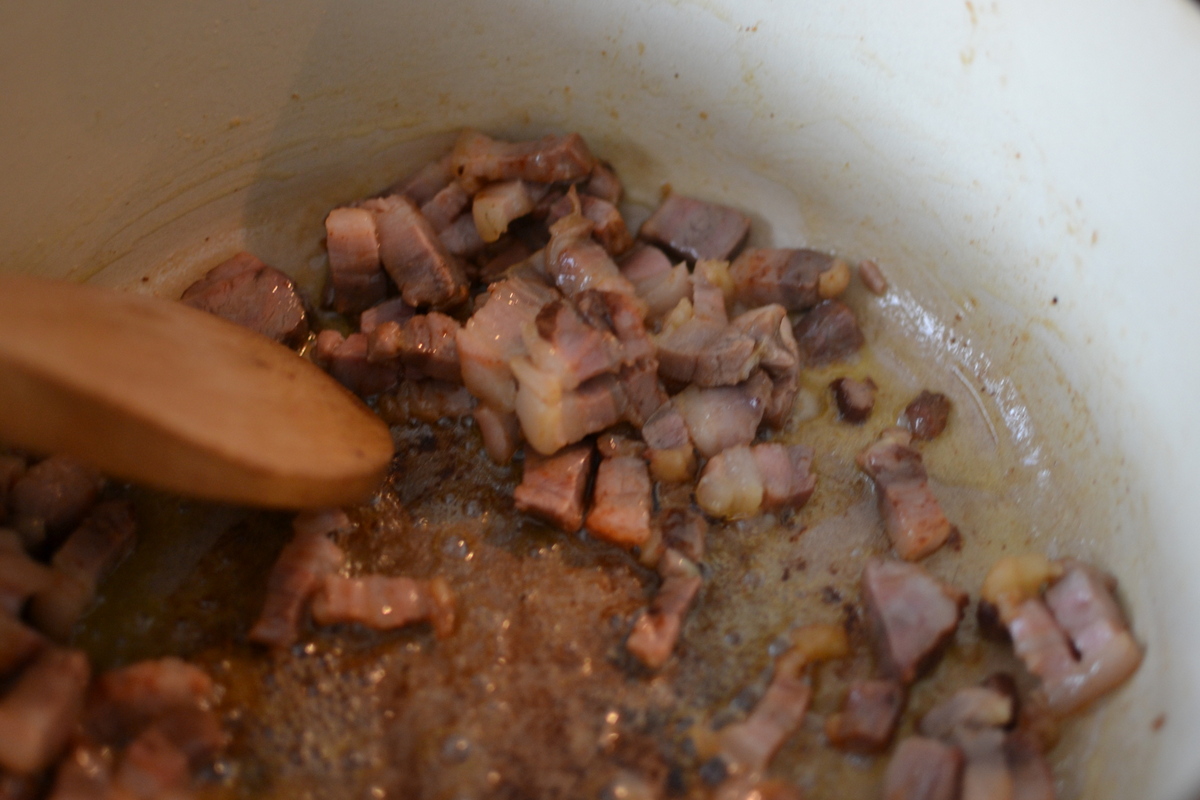 Læknirinn í eldhúsinu : Kröftugur Coq au vin með baguettu, hrísgrjónum ...