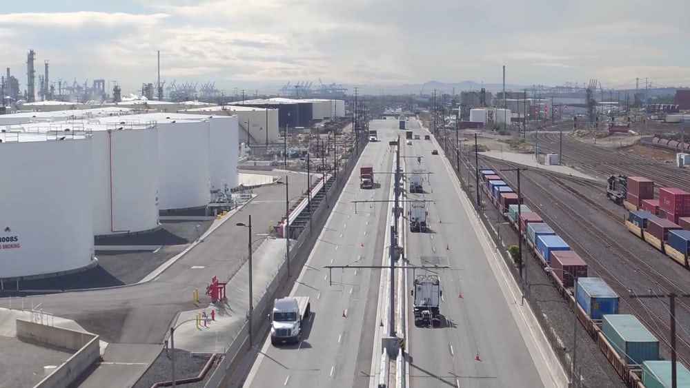 캘리포니아에 설치된 eHighway