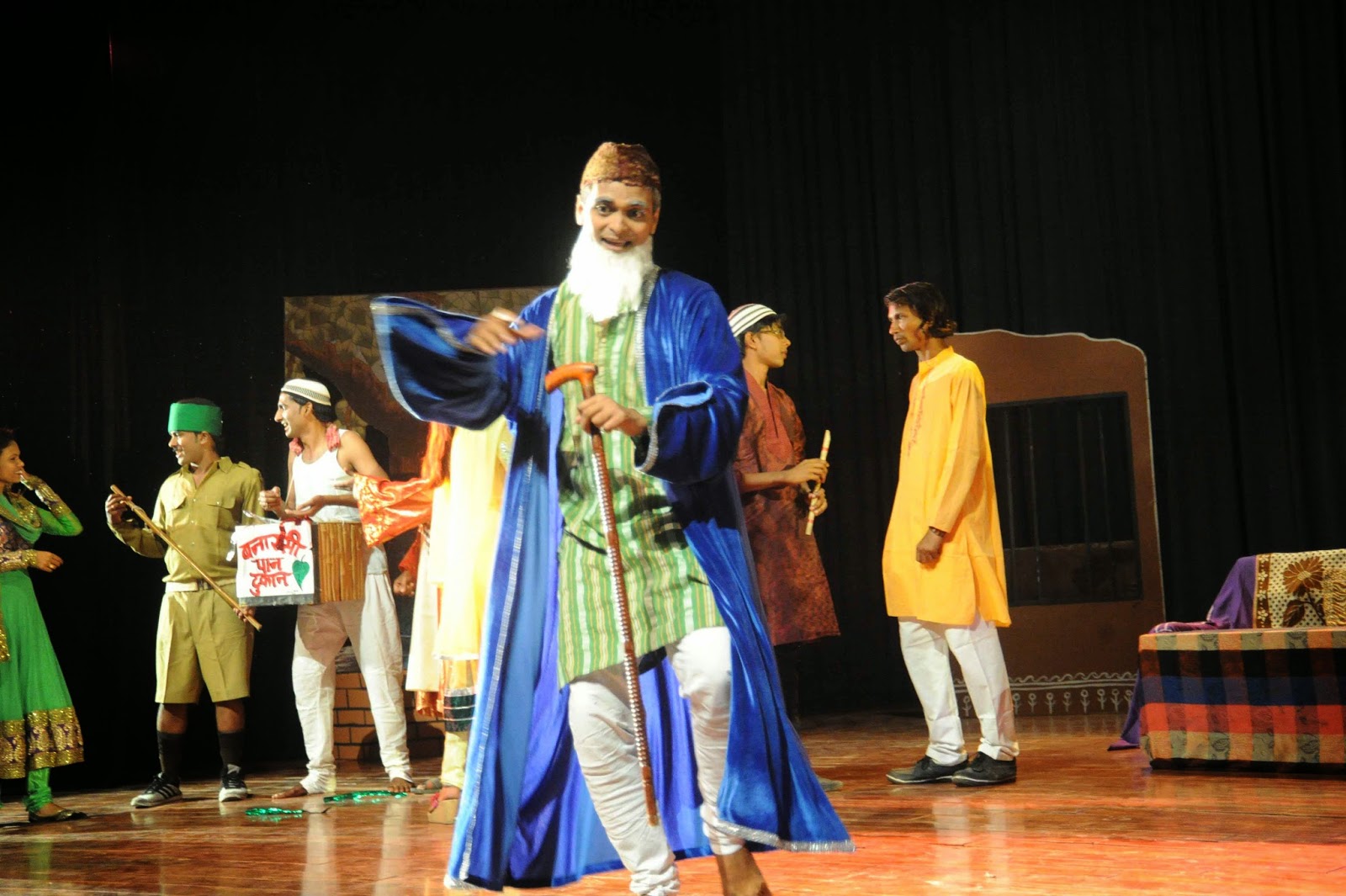 View Patna: Hindi drama Kanjoos staged at Premchand Rangshala
