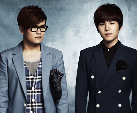 Agasshi Delirious' Kitchen: 4Men : The perfect harmony of voices and ...