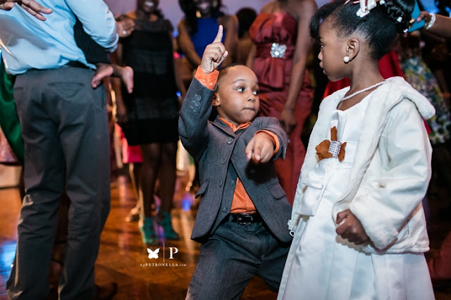 HARUSINI WIKI HII: MITINDO YA MAVAZI NA MAPOZI YA PICHA - BLACKMUTU BLOG