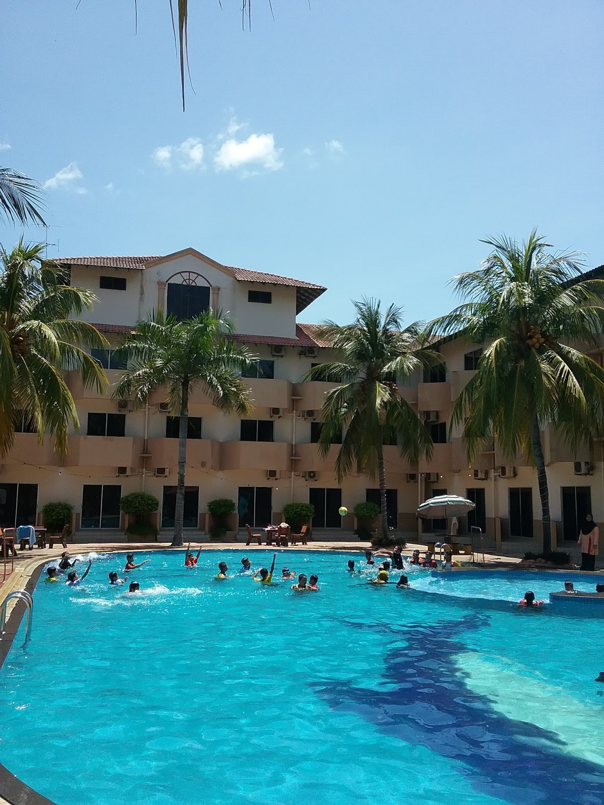 Cik Bunga a.k.a ciktim: Review : Rompin Beach Resort Pahang