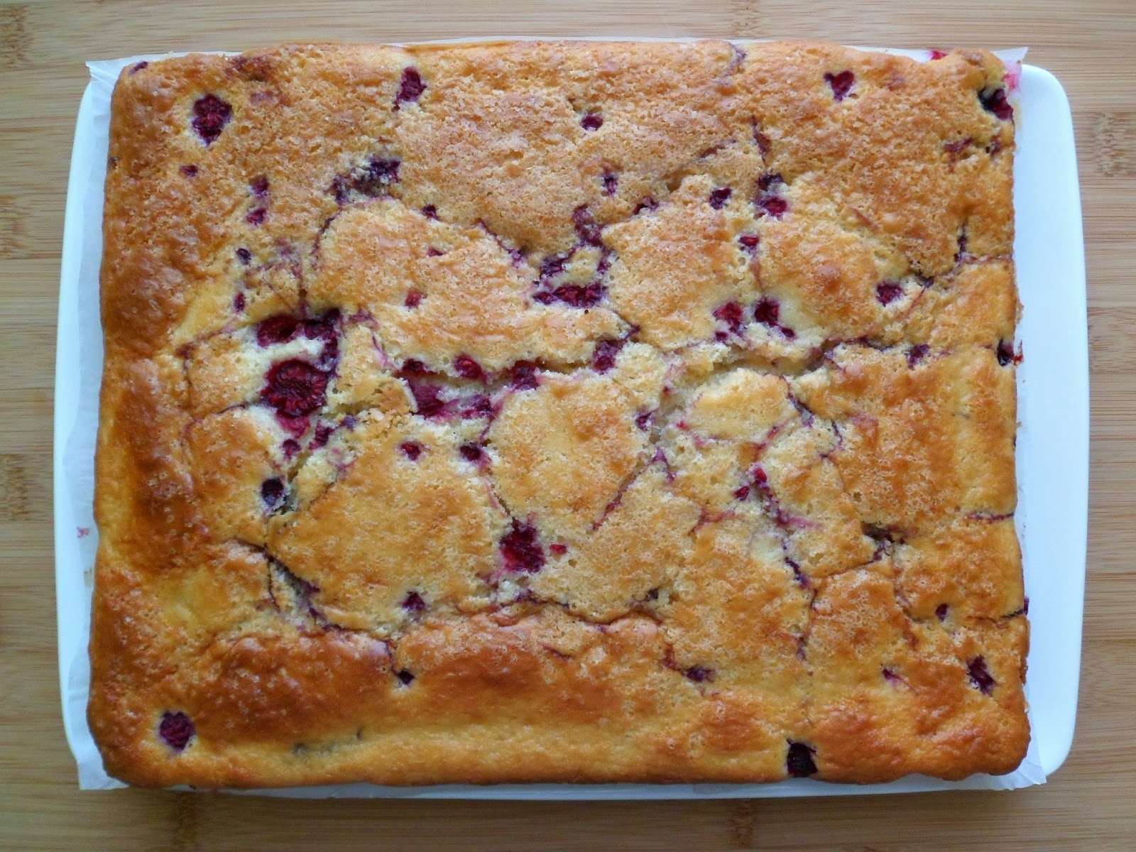 Les Crocs du Loupinet: Gâteau simple aux fruits rouges
