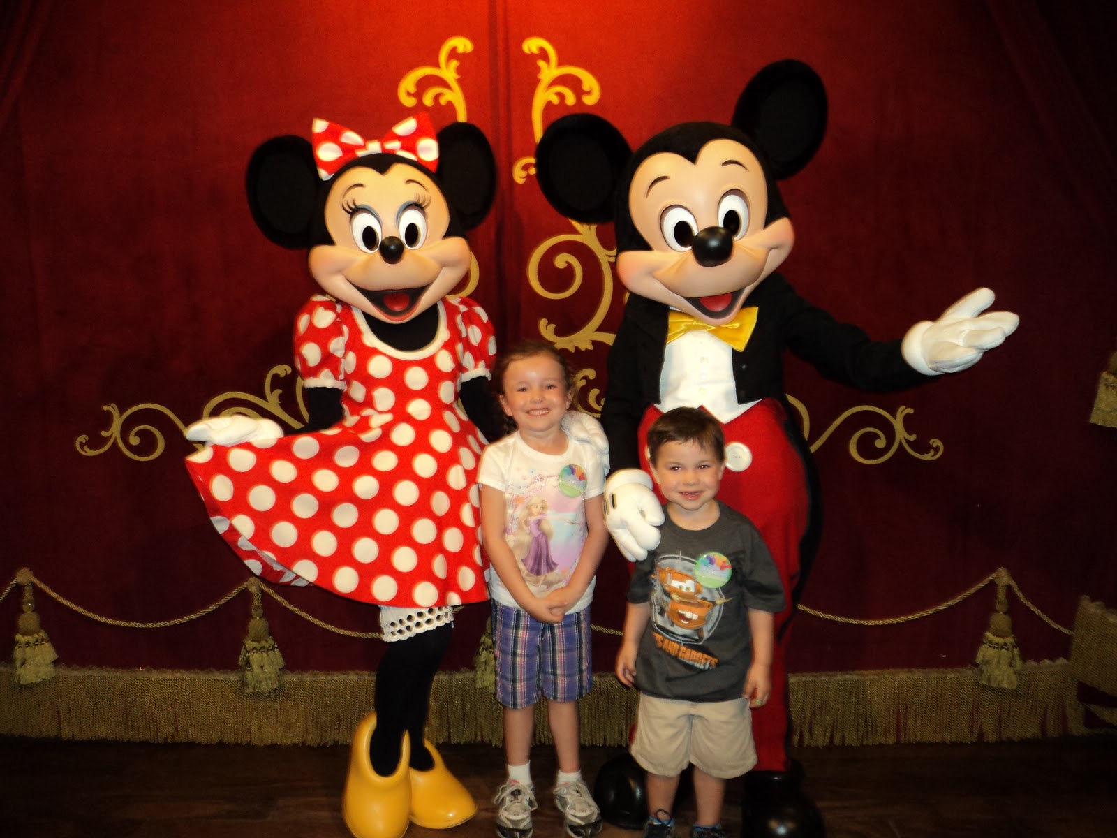Bean Kids: Meeting Mickey and Minnie Mouse