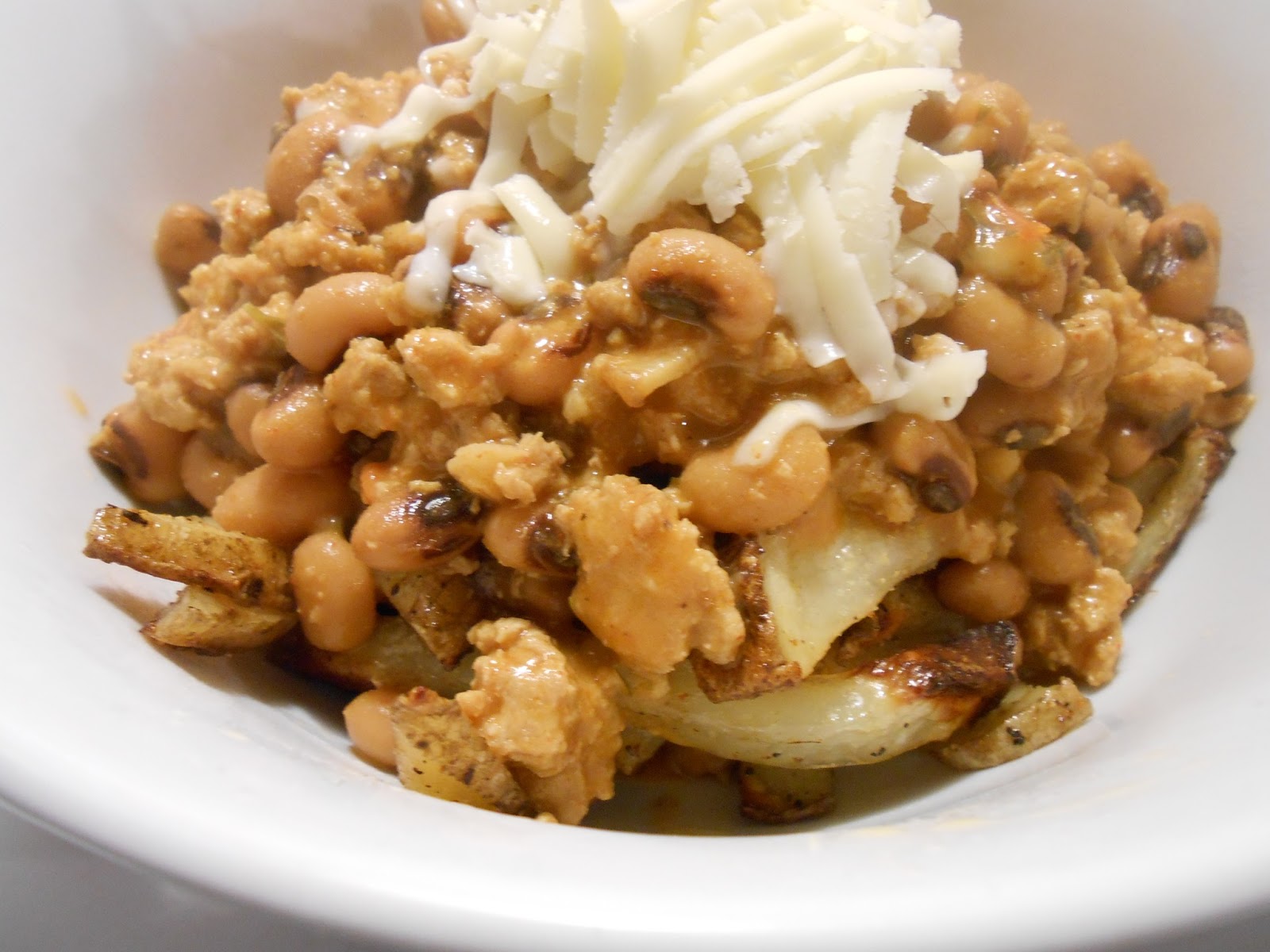 Eat cook and love: Chili au porc et aux haricots à oeil noir, façon poutine