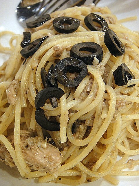 Spaghetti with tuna & olives. Prices should please PJ's crowds _ this ...