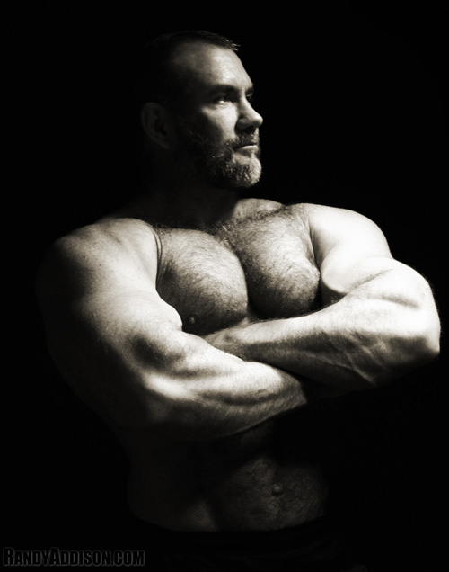 Muscle Lover: Huge American musclebear Thom Austin