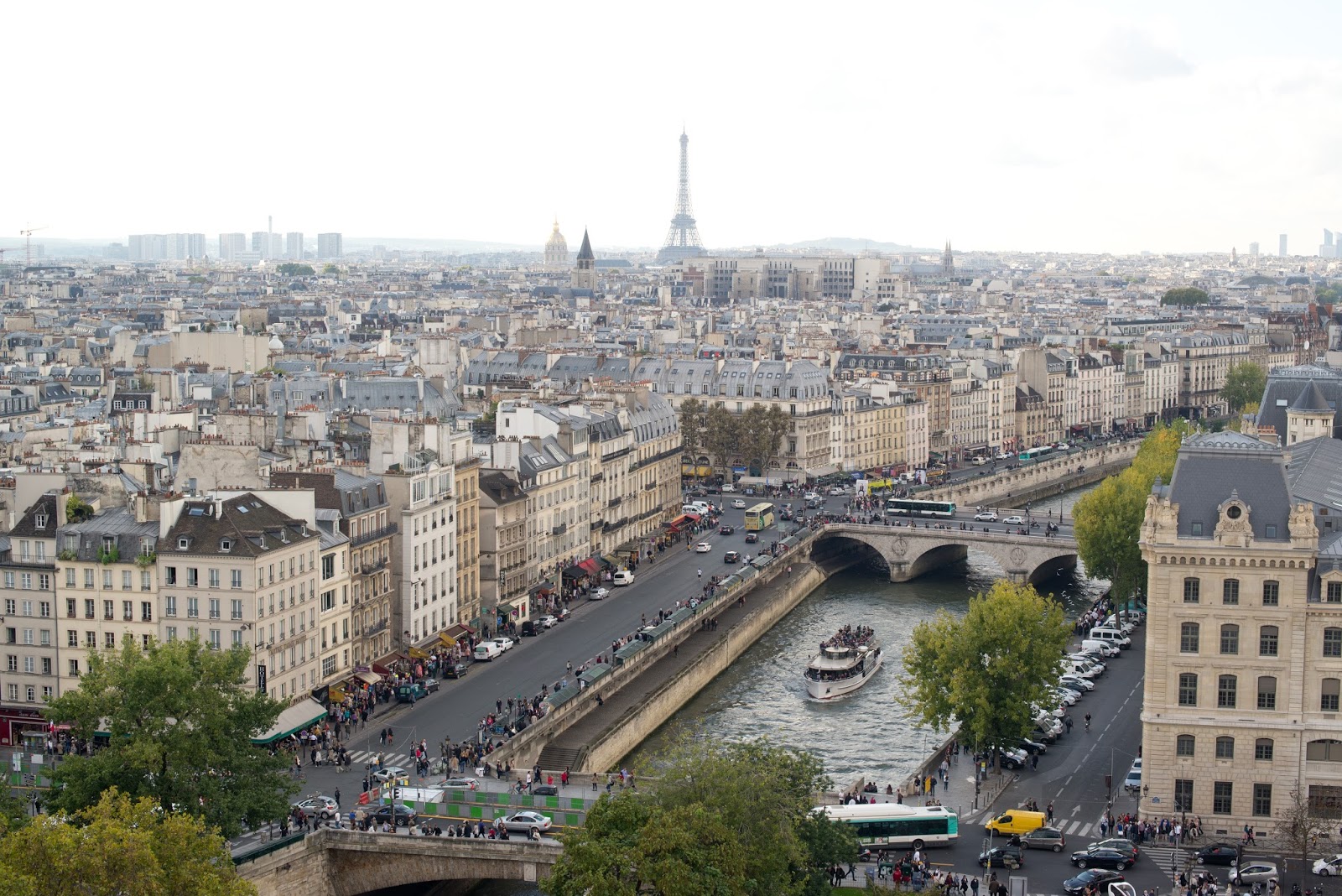 Domestic Fashionista: Paris: Day 4 -- Notre Dame and The Love Lock Bridge