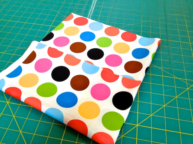 Valli & Kim: Folding Fat Quarter Tutorial