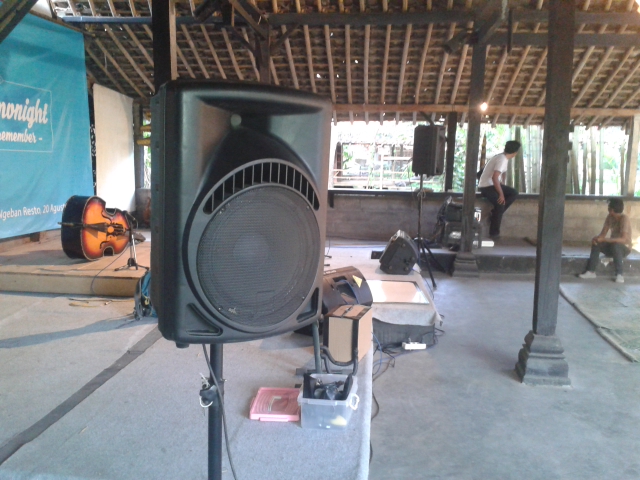 MATA INDIGO sound system: Perencanaan Susunan Sound System Analog Sederhana