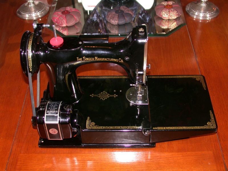 Tempted Threads: Refurbished - Singer 221 Featherweight