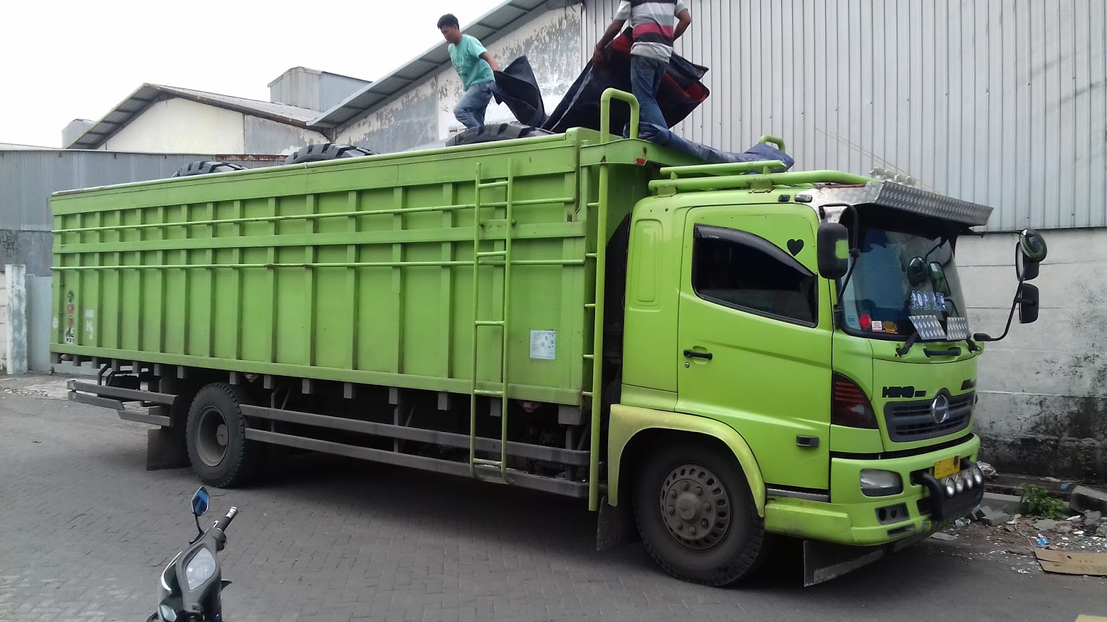 EXPEDISI GRESIK === MEDAN 085931135009