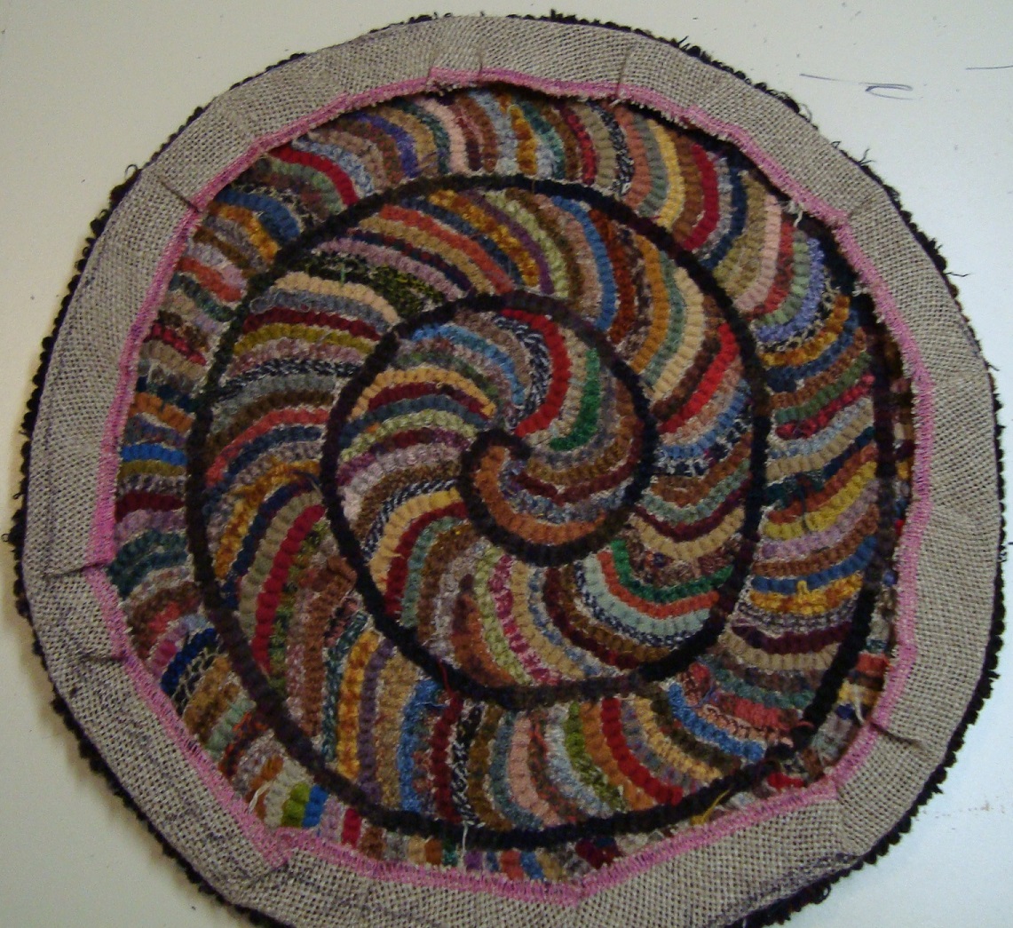 Saundra of Woodland Junction: Binding the Spiral Chair Pad