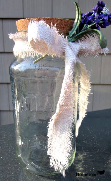 How to Decorate Recycled Pasta Jars