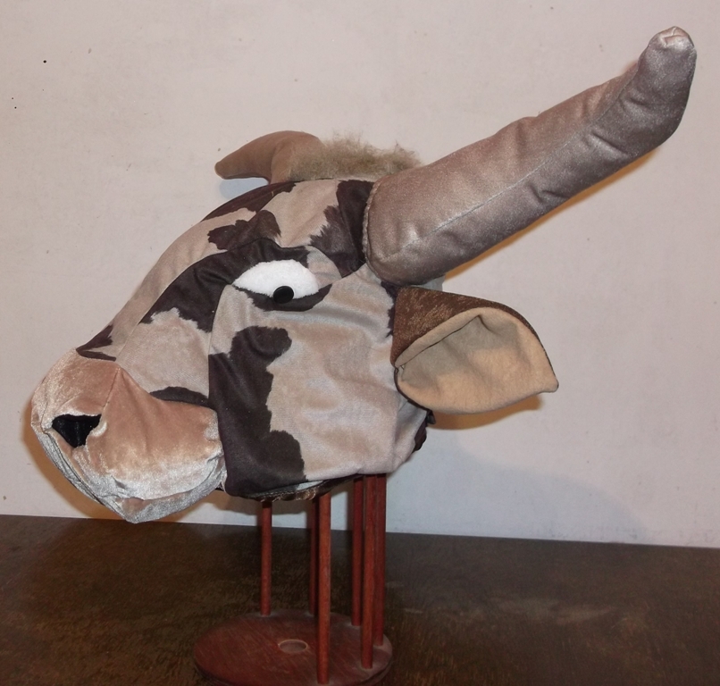 COSTUME MICHI MANOLE: Costume de bou, gansac, Danila Prepeleac, taran