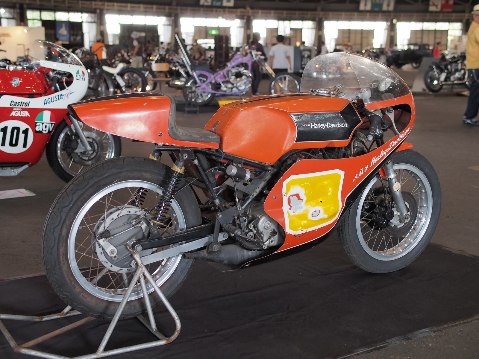 大神戸共榮圈: 2013 スピード&カスタムショー # 77 AERMACCHI HARLEY DAVIDSON RR250 など