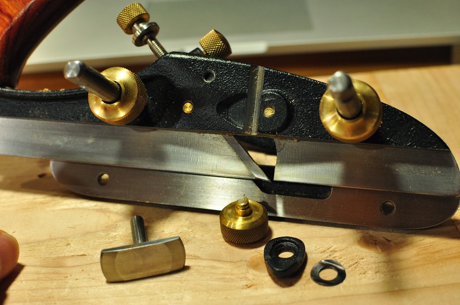 Honey Do Woodworking: Adjustable Sticking Board