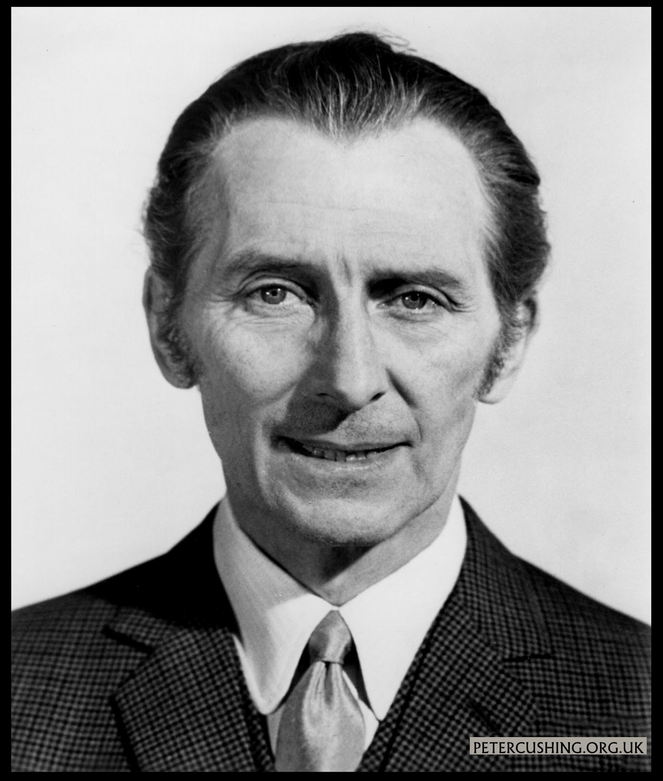 PETERCUSHINGBLOG.BLOGSPOT.COM (PCASUK): PETER CUSHING PORTRAIT: 'THE ...
