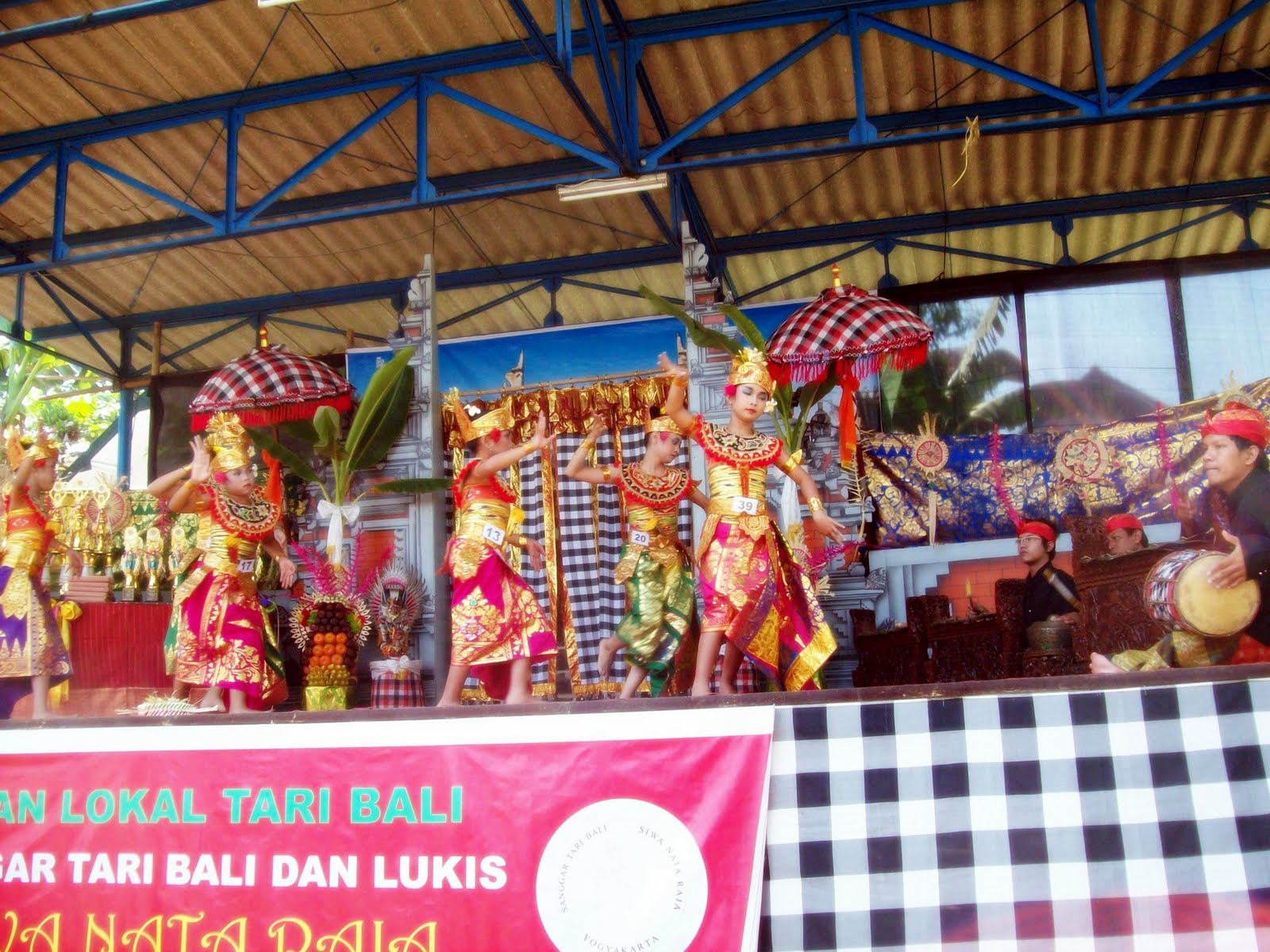 Rr Sari Nastiti: Tari Bali PANJI SEMIRANG (ujian SIWA NATA RAJA)