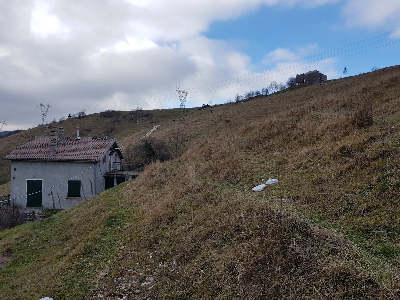 Su strade e sentieri: COL D'ASTIAGO (m. 1.241) - SENTIERO DEL VU - Val ...