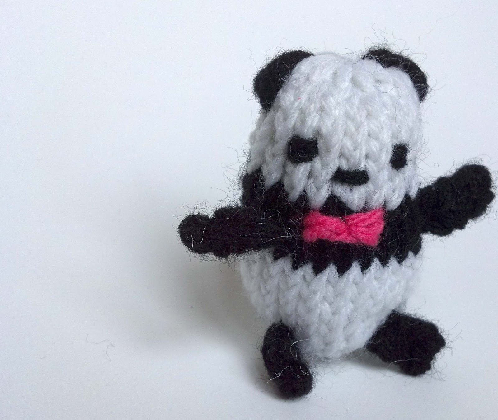 Knitosome: Tiny Knit Panda: Sir Fancy Panda