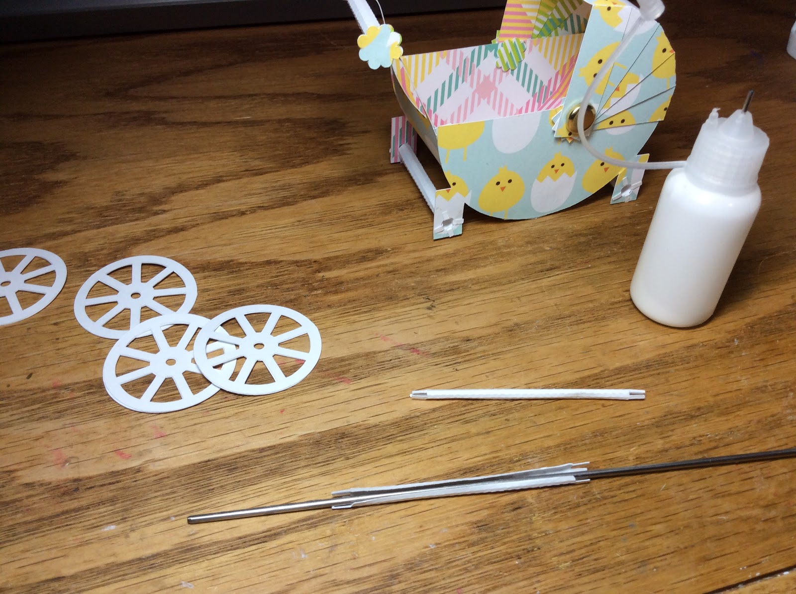 Papercrafts and other fun things: A Paper Baby Carriage For a Baby Shower