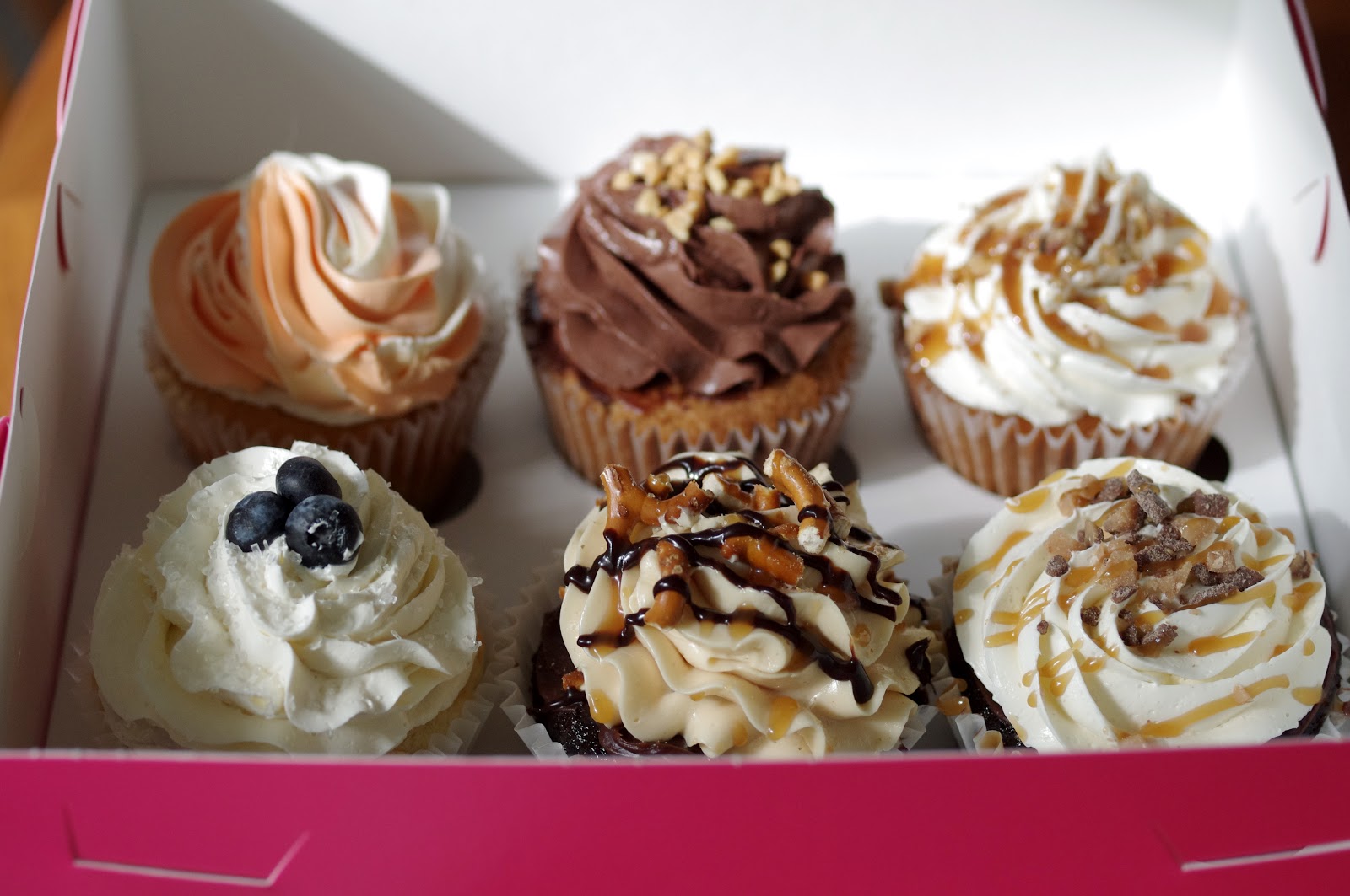 The Cupcake Suite: Bakery Review: Simply Cupcakes