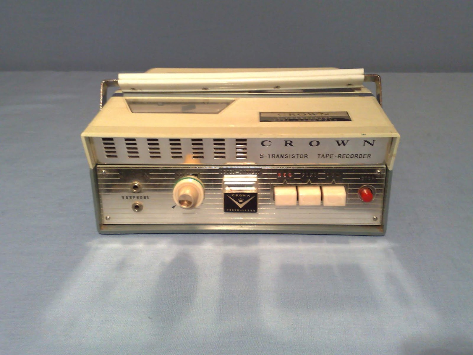 TOM's TECH TOYS: CROWN Radios & Electronics