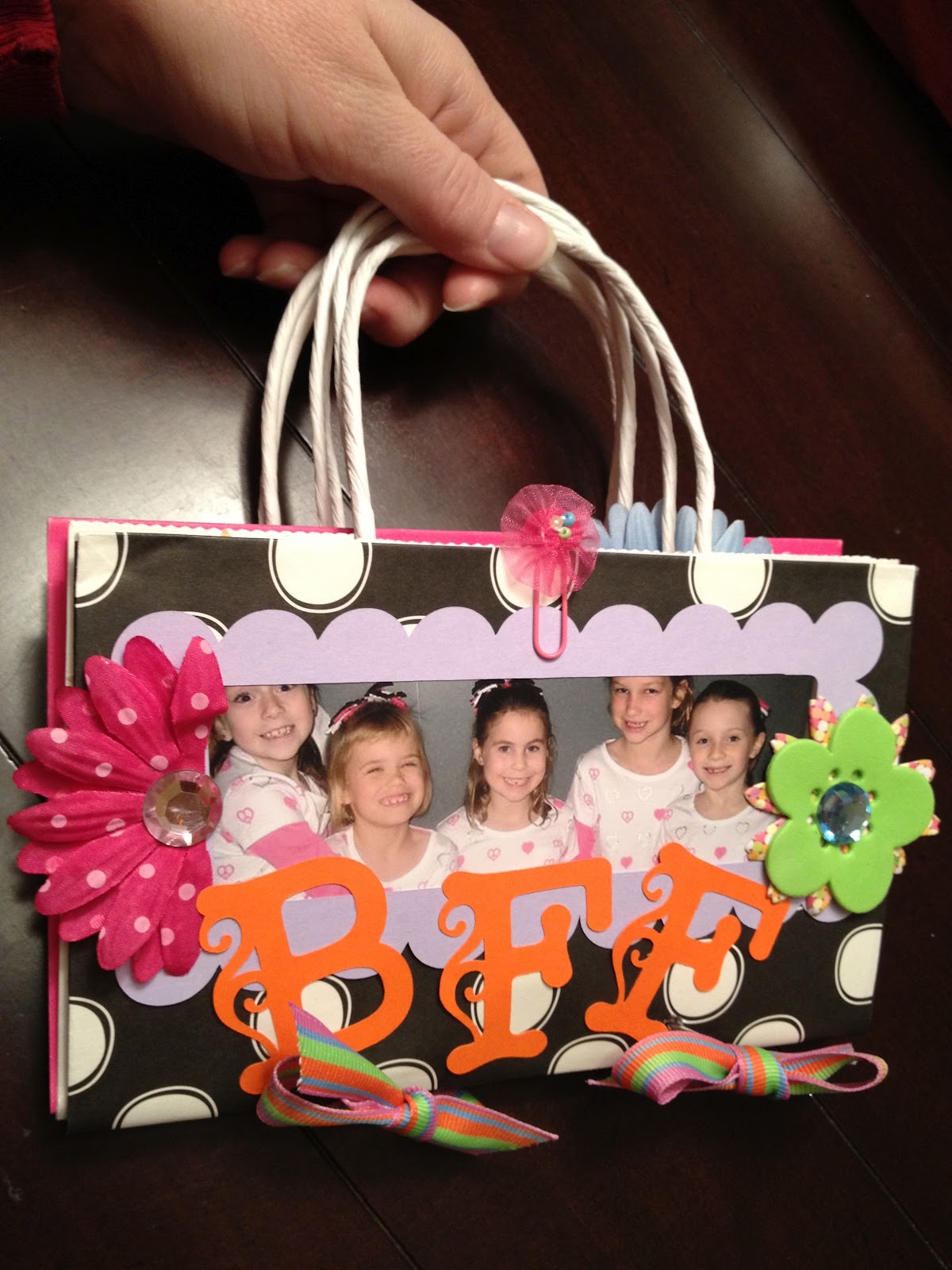 Paper Shaper Sue: Name Signs Galore! And Much Much More!