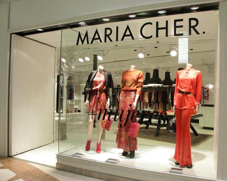 Desde la nueva tienda de María Cher en Galerías Pacífico, Calu Rivero ...
