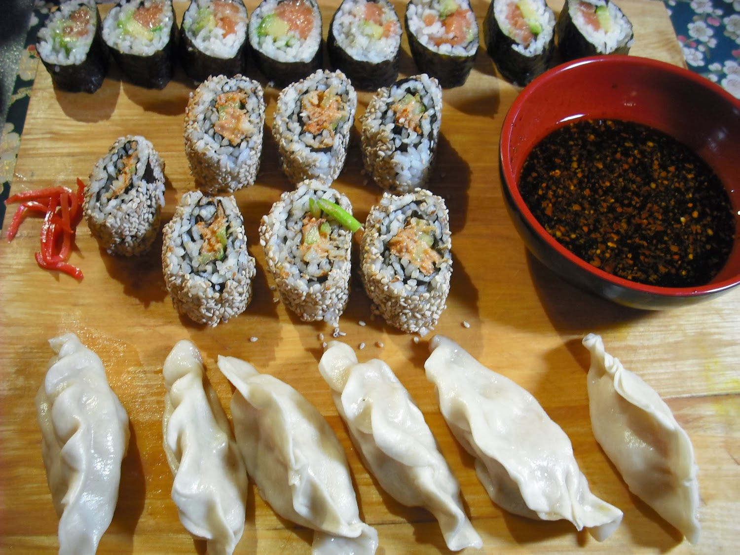 Foodycat: Sushi and gyoza and cherry blossom and Spring