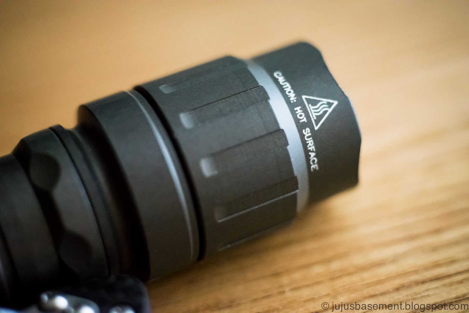 Surefire LX2 LumaMax LED flashlight