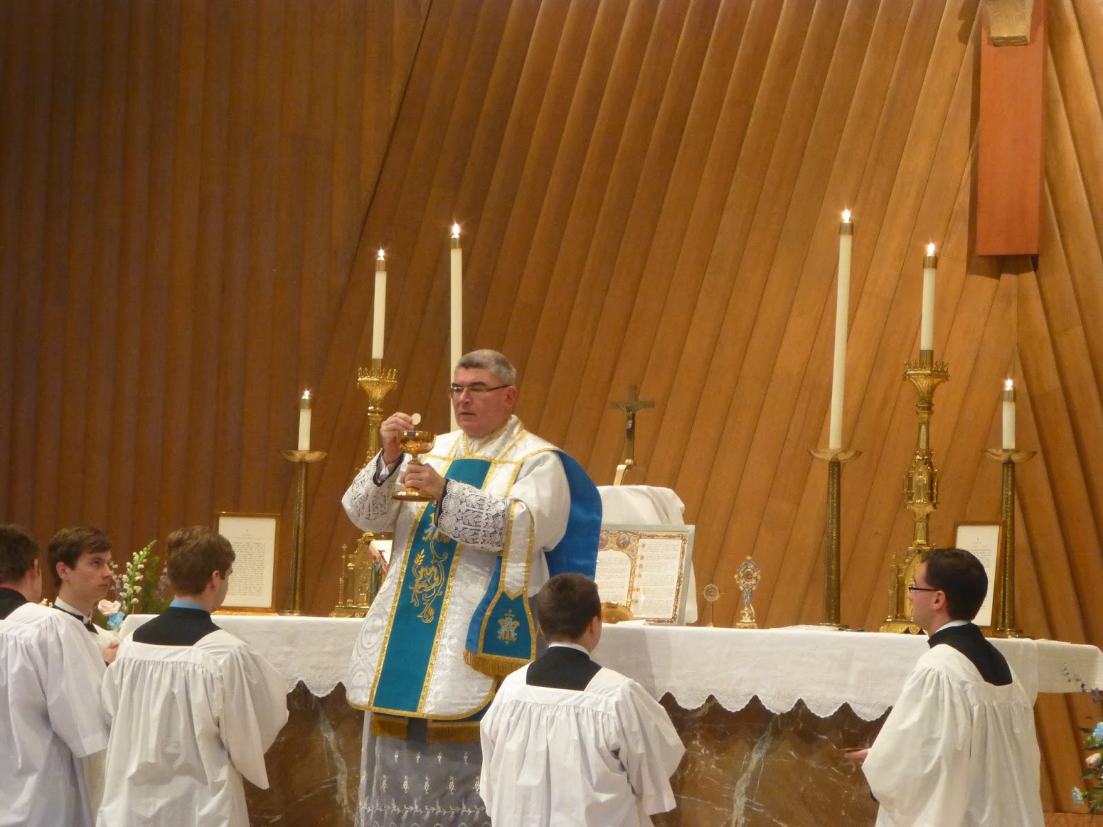 Knights of Columbus Latin Mass: Report: Rorate Mass, Consecration to ...