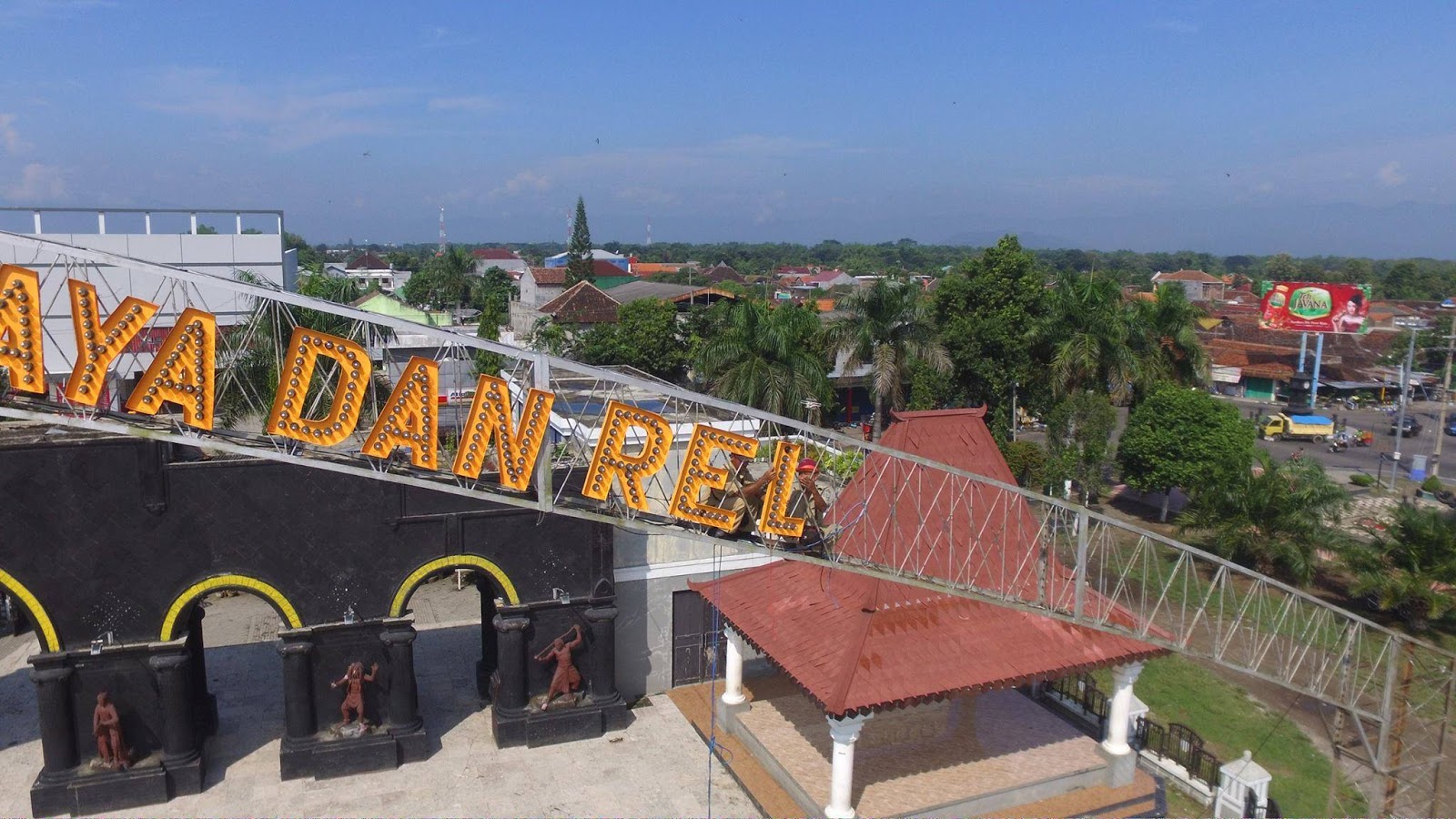 Tulisan Semboyan Kota Ponorogo Yang Baru Mulai Dipasang | Tribun Ponorogo