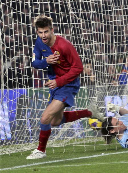 Soccer Legends Pics: Gerard Piqué 2012
