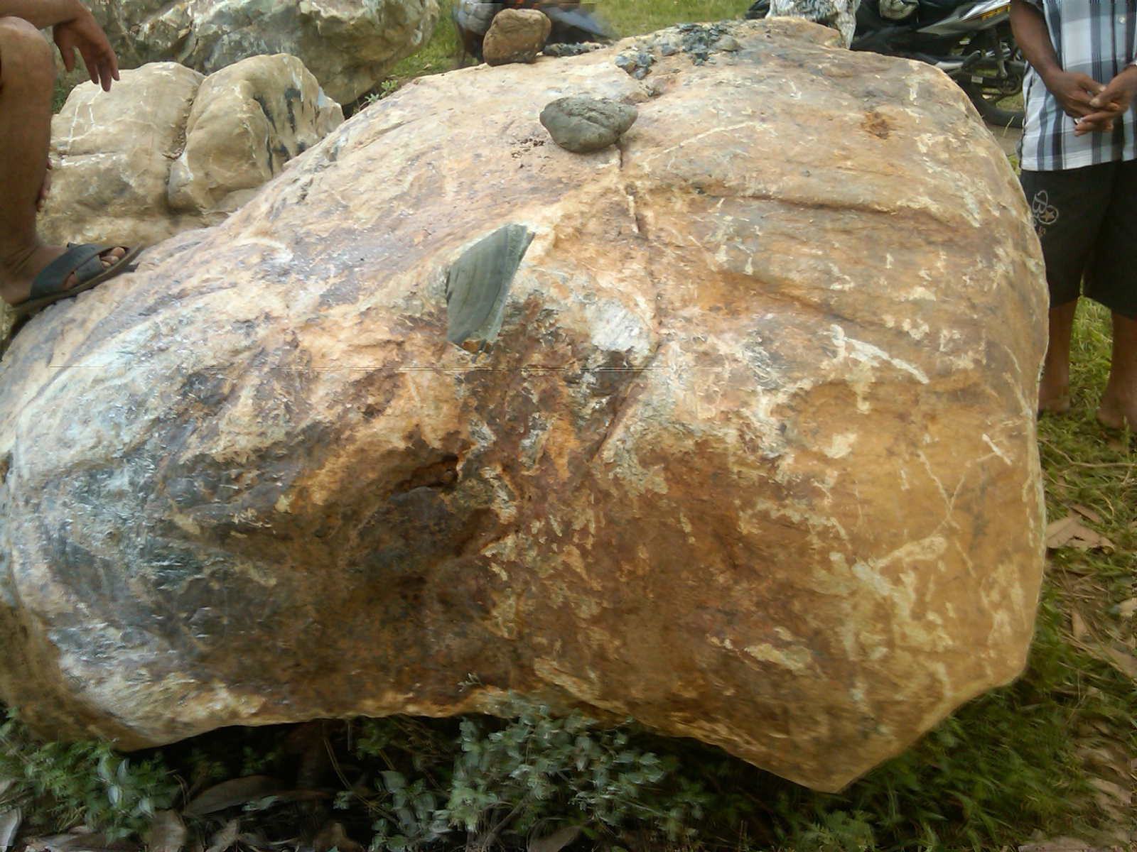 BATU CINCIN AKIK: BONGKAHAN / BAHAN MENTAH GIOK ACEH