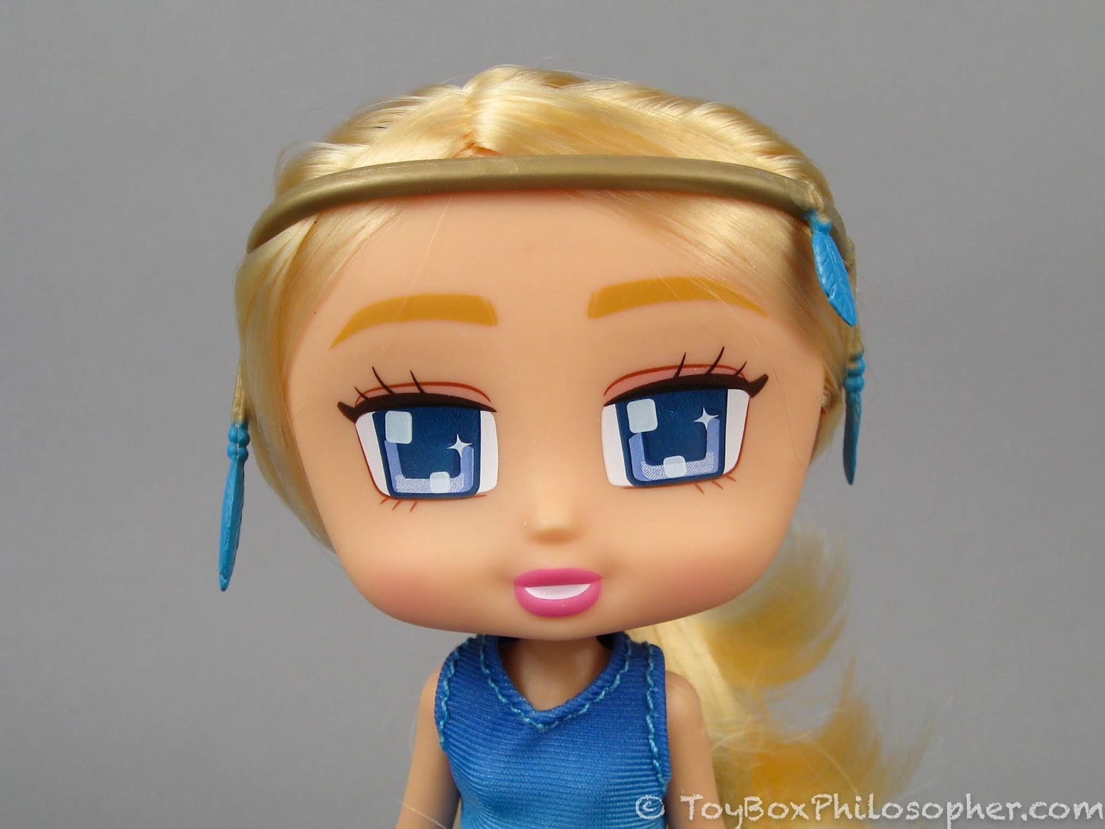 Sunday Surprise: Boxy Girls Willa by Jay at Play! | The Toy Box Philosopher