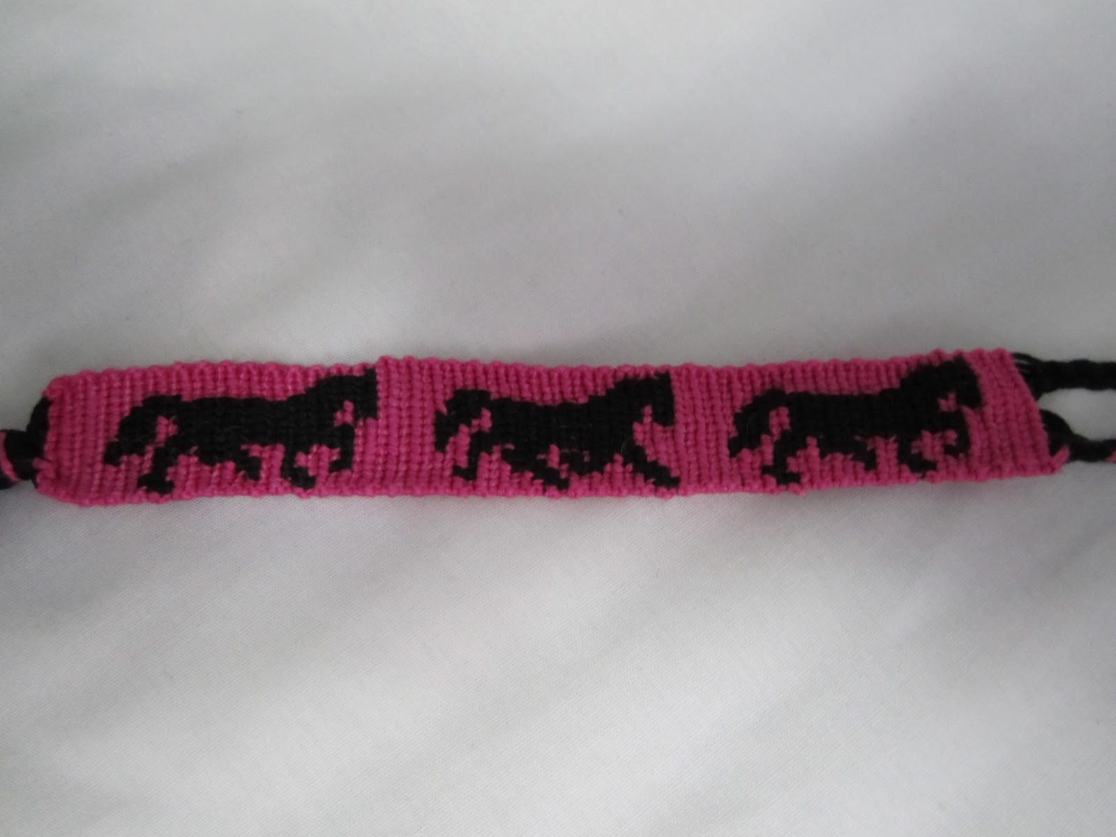 Knack for Knots: Horse Alpha Pattern
