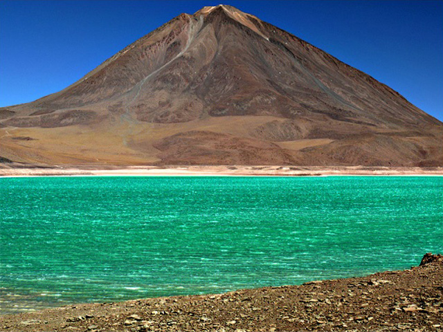 Tourism: Laguna Verde Bolivia