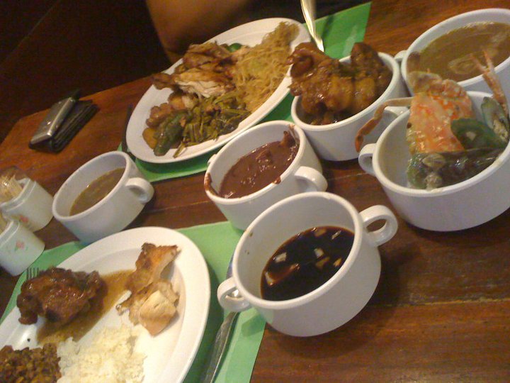 pinoycritique: Food trip at Kamay Kainan @ Market Market